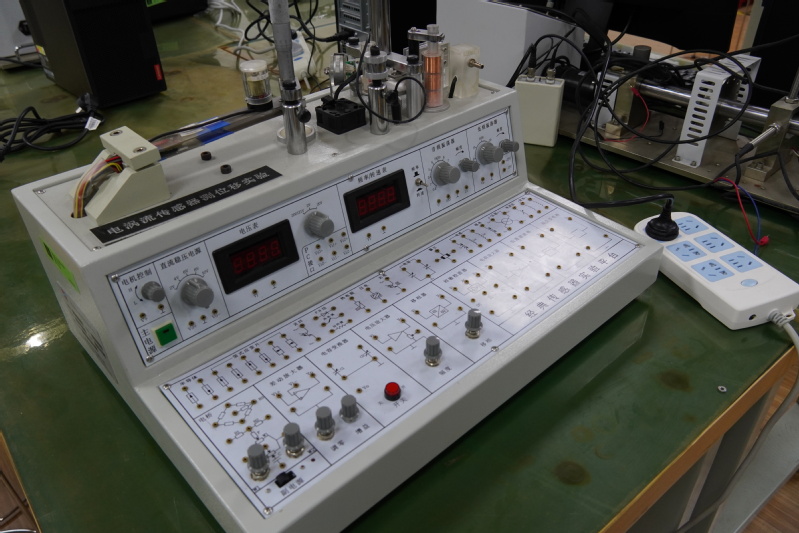 传感器与测试技术实验室